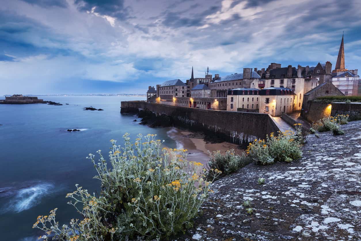 Hvor skal man bo i Saint Malo & hvad skal man se - Storbyguide.dk